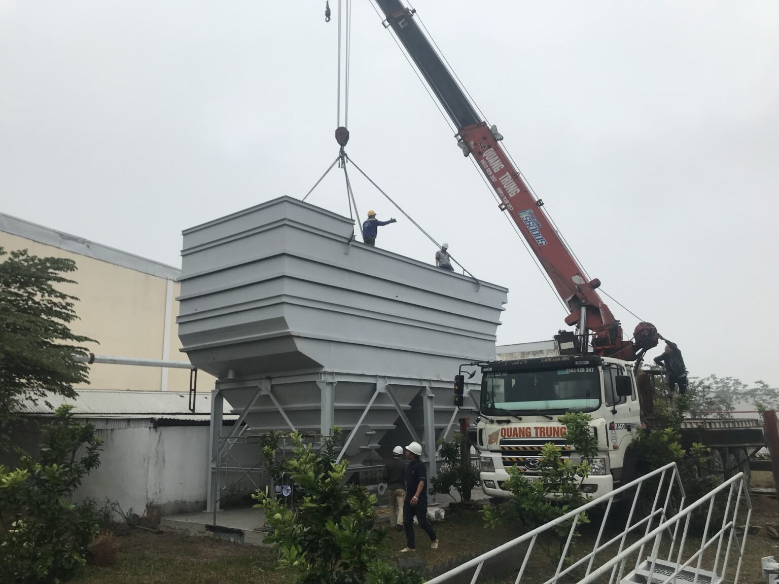 Installing a lemella settling tank for wastewater with a capacity of ...